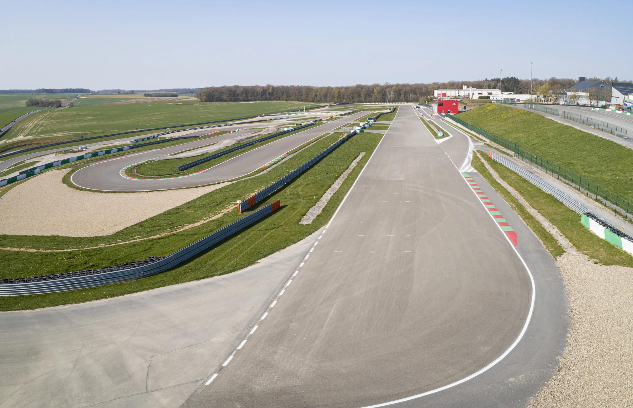 XP Speed in Mettet – High-speed motorcycle thrill - Mertens Riding School